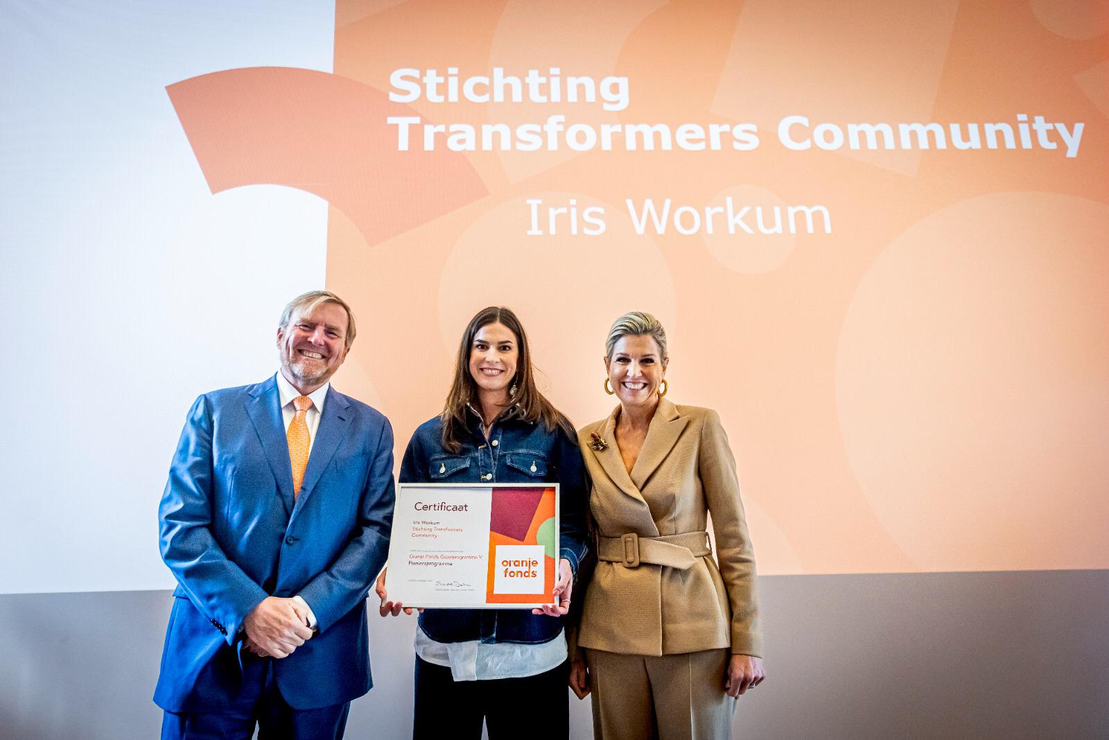 TC ontvangt certificaat uit handen van het Koninklijk echtpaar - Transformers community